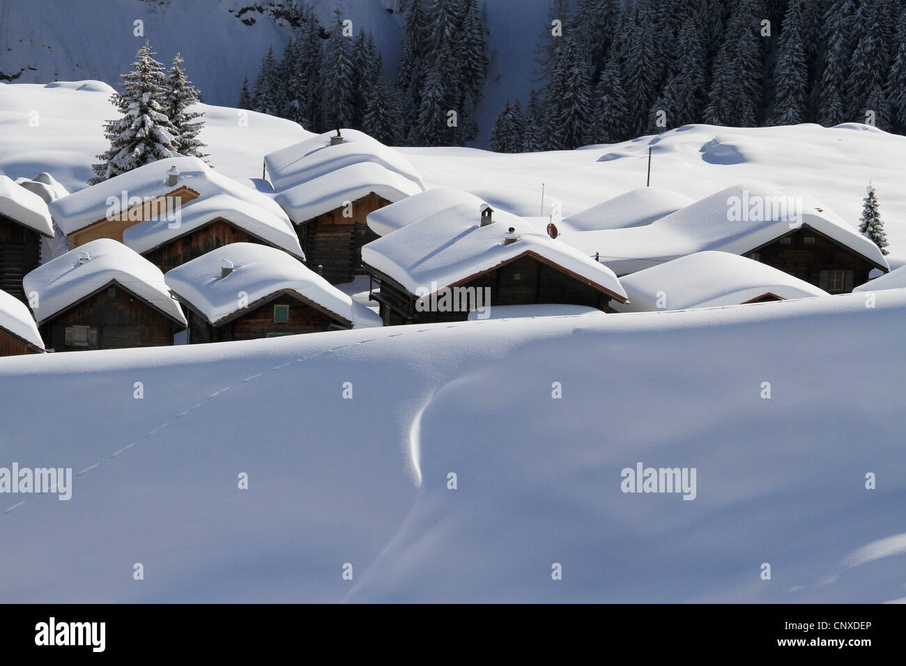 Snow capped structure hi-res stock photography and images - Alamy