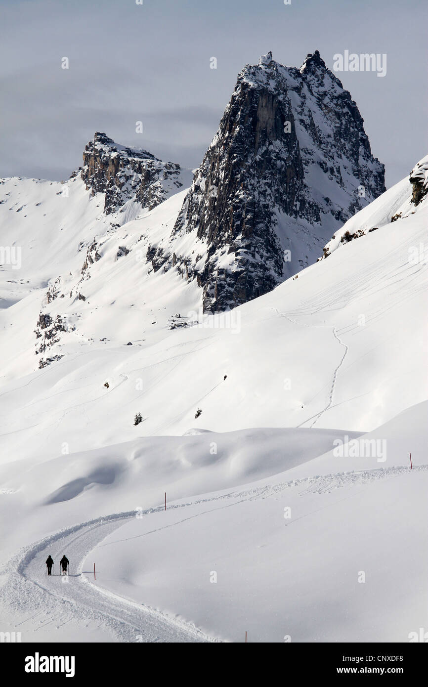 Hikers walking along mountain hi-res stock photography and images - Alamy