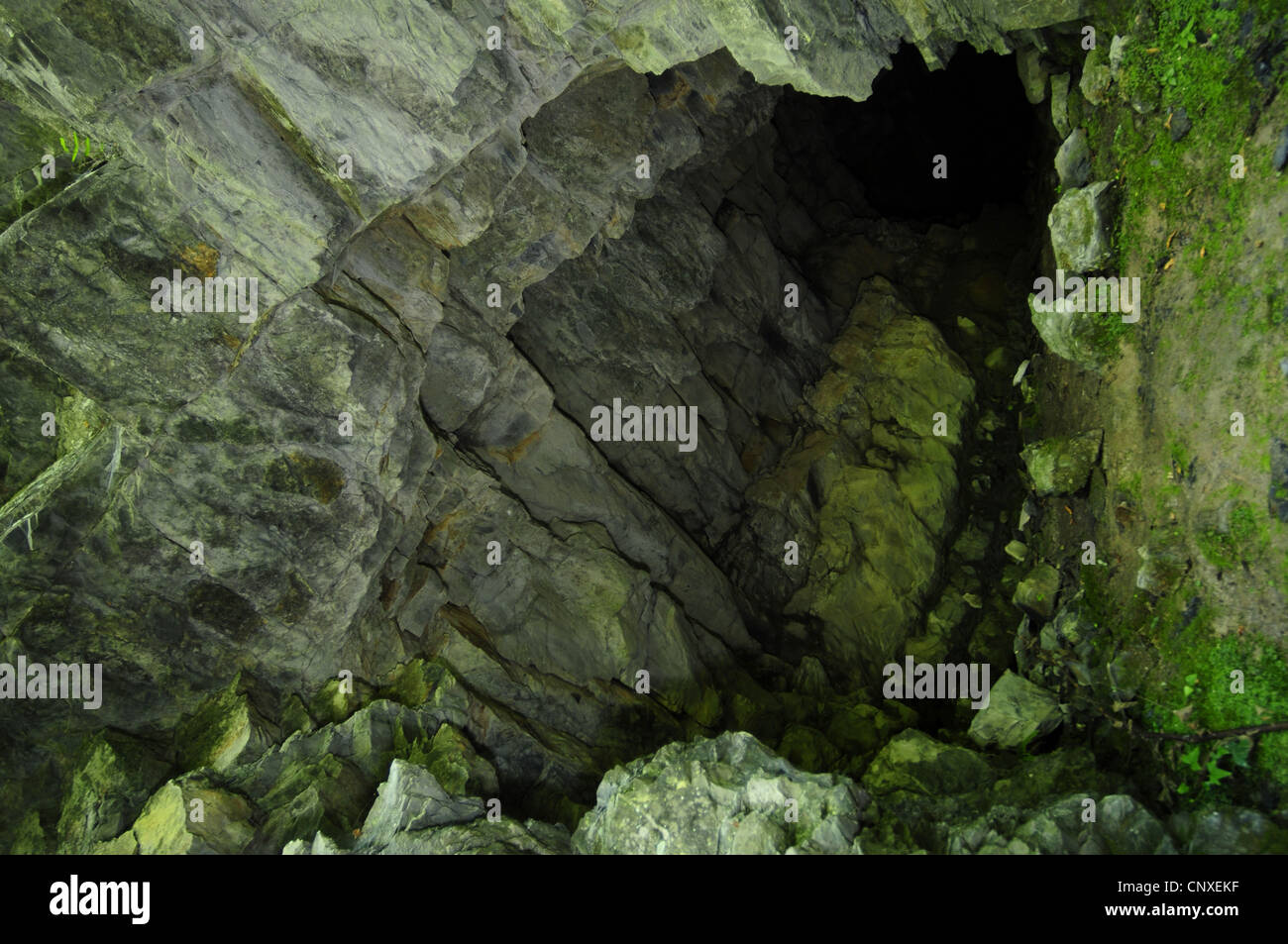 Rock cave hi-res stock photography and images - Alamy