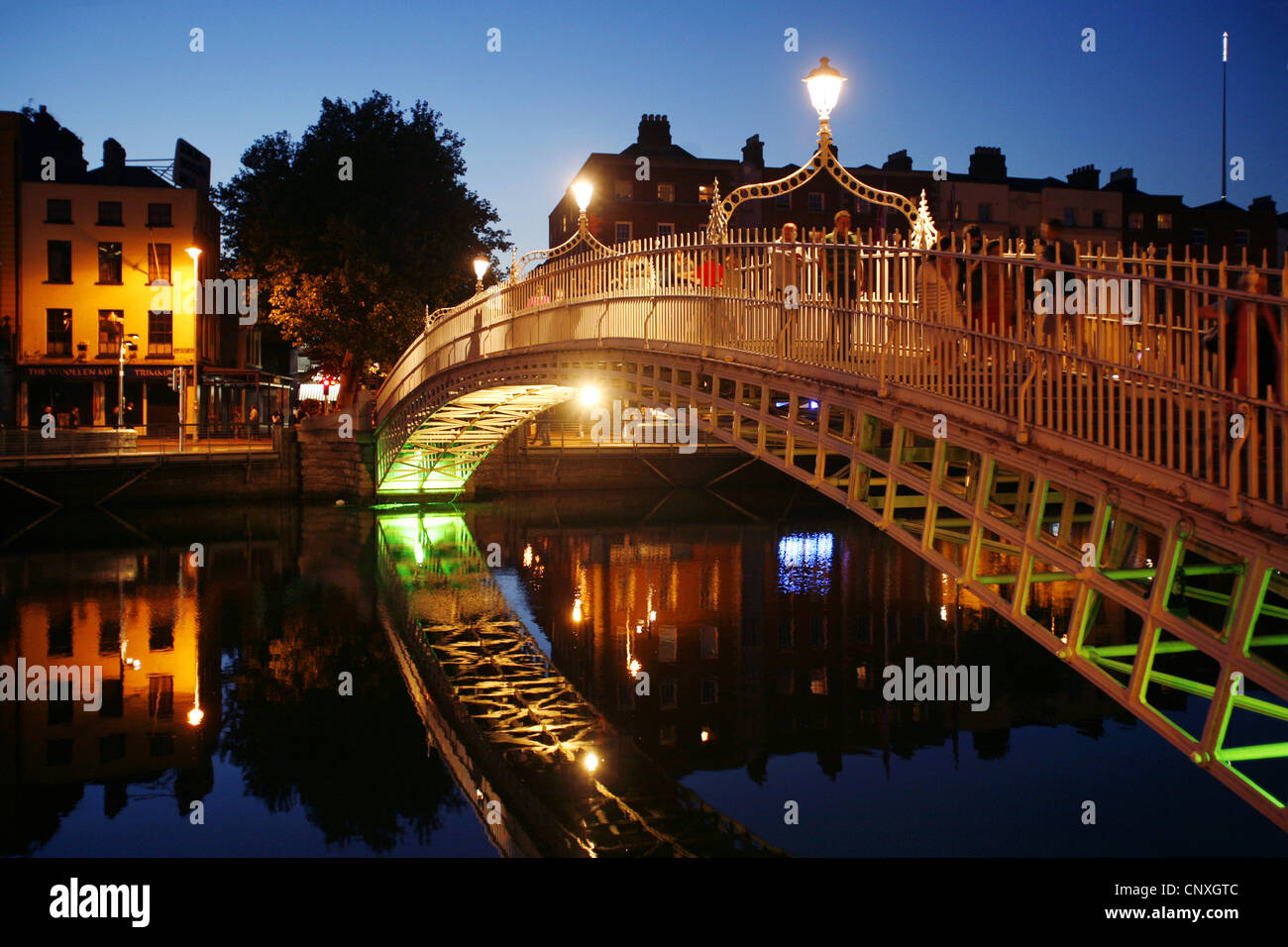 The Ha'penny Bridge, Dublin, Ireland Stock Photo - Alamy
