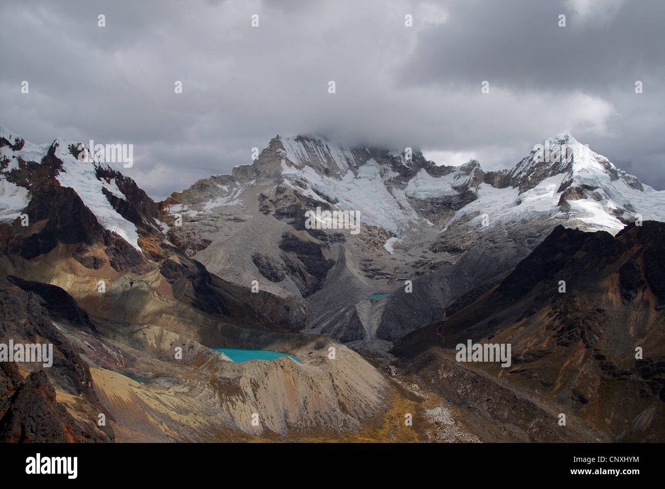 Nevado Santa Cruz (6259 m), Peru, Cordillera Blanca Stock Photo - Alamy