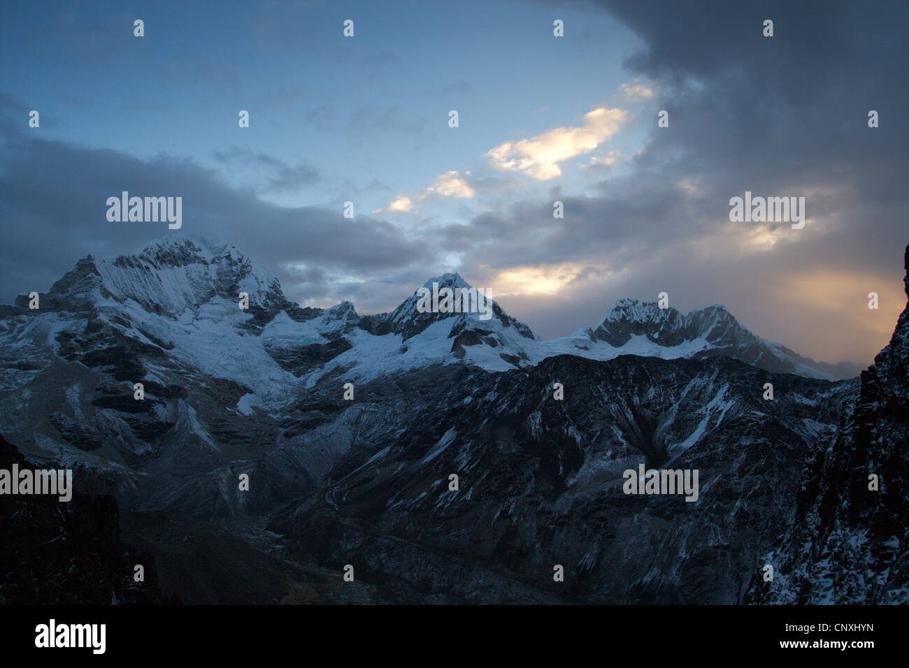 Glaciers peru hi-res stock photography and images - Alamy