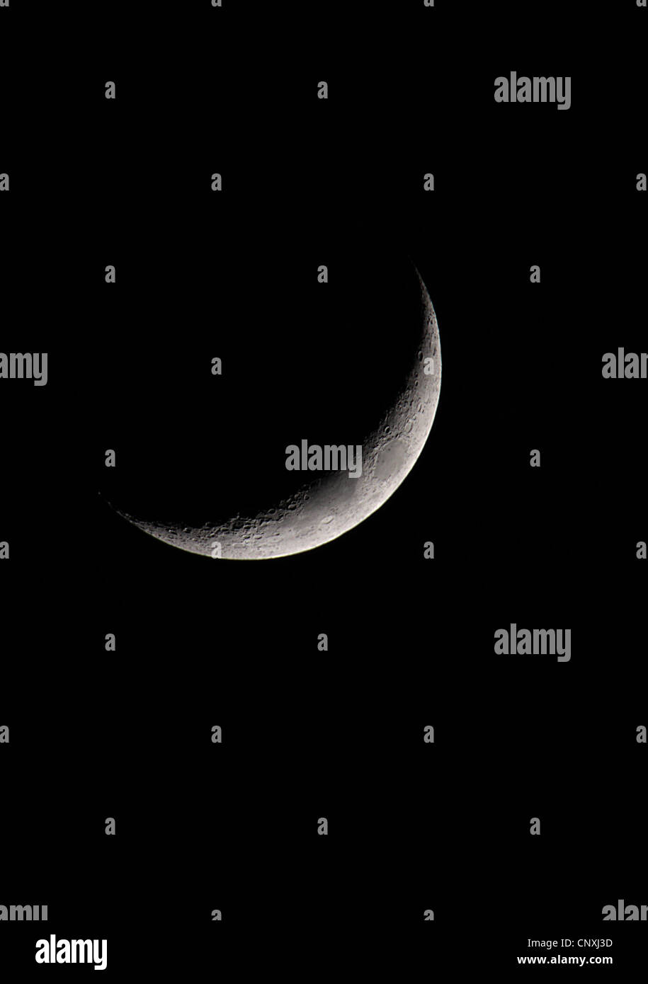 Crescent moon hi-res stock photography and images - Alamy