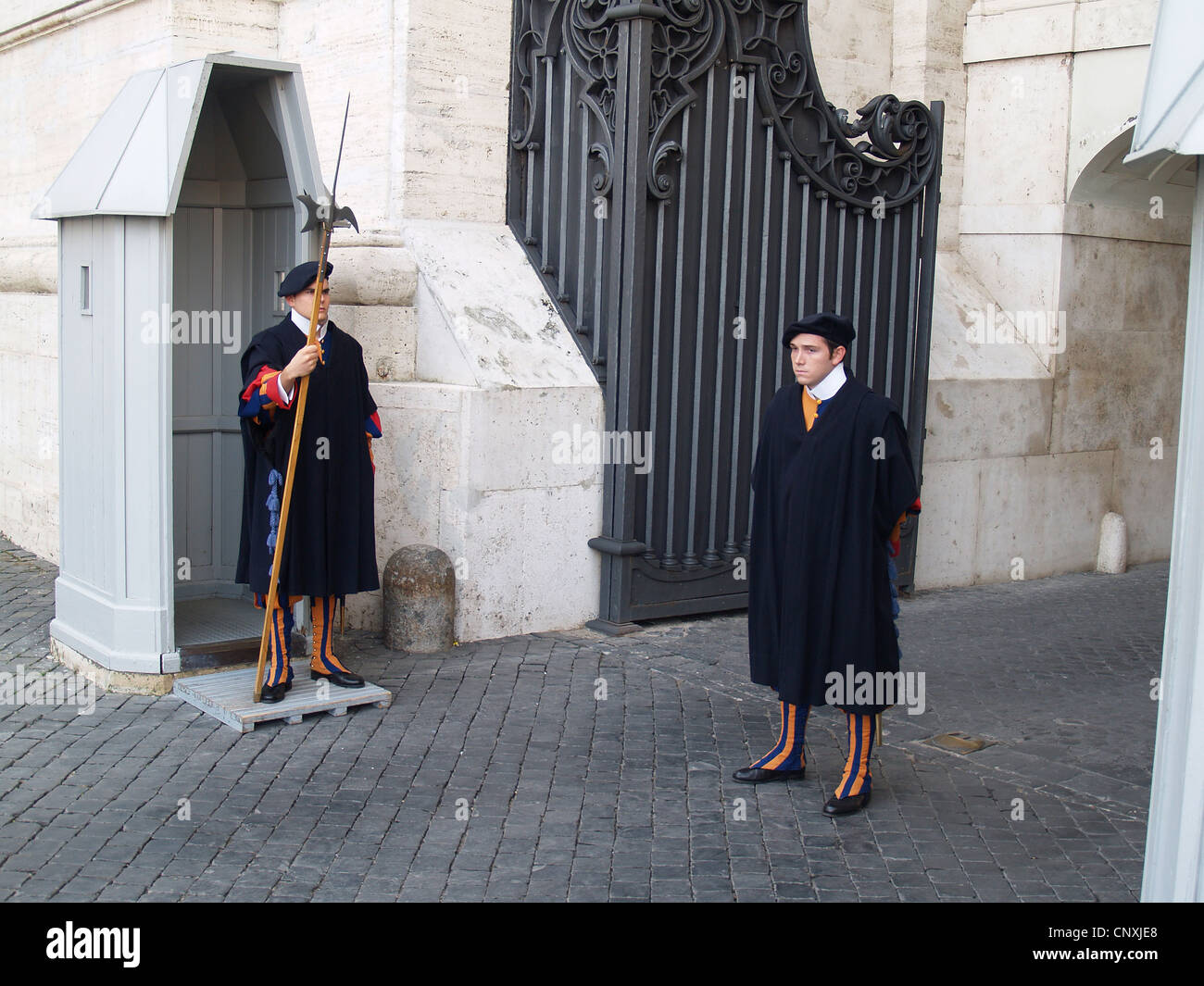 Swiss guards ,Arch of the Bells, Vatican,Rome Stock Photo - Alamy