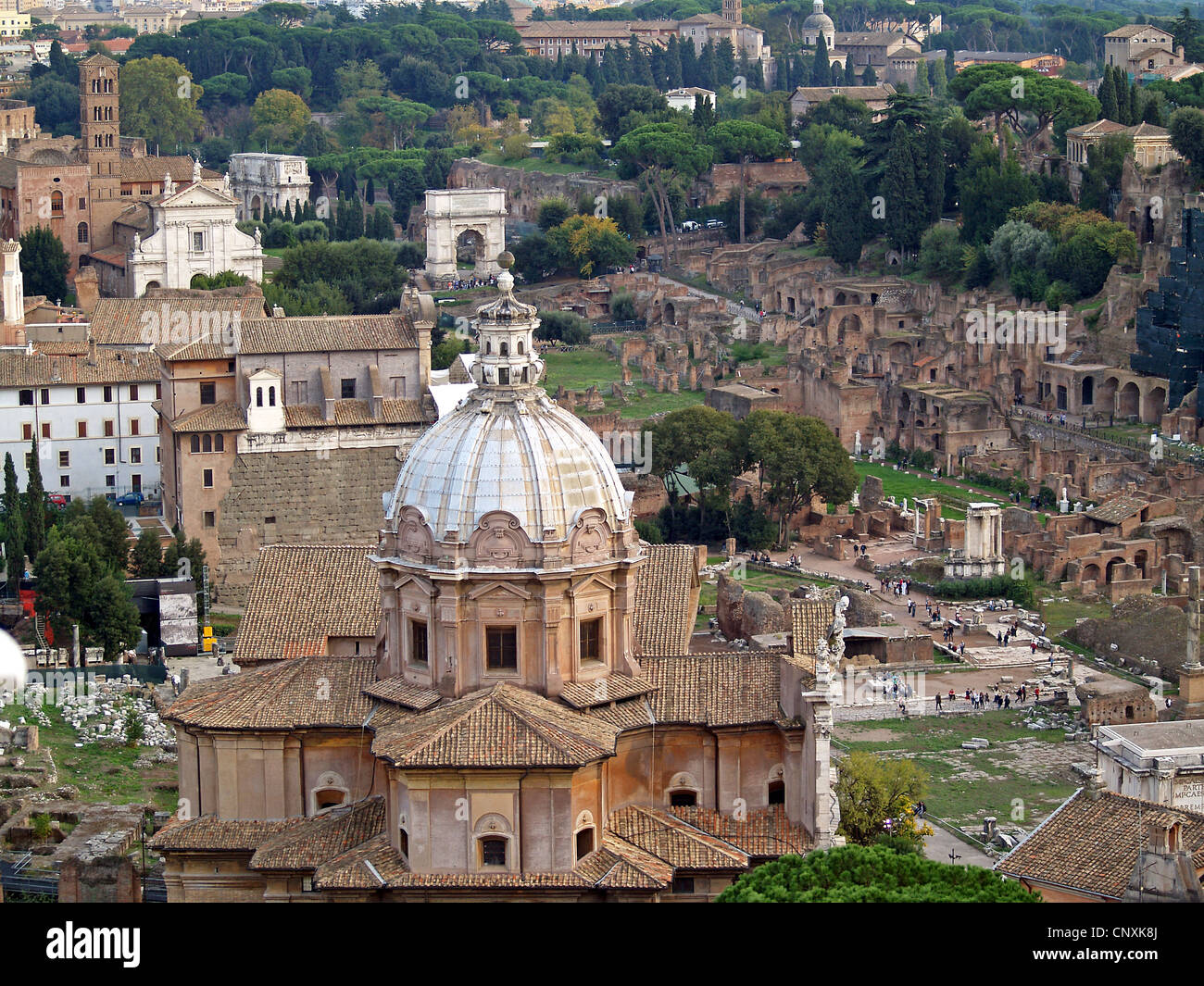 Monumento romano hi-res stock photography and images - Alamy