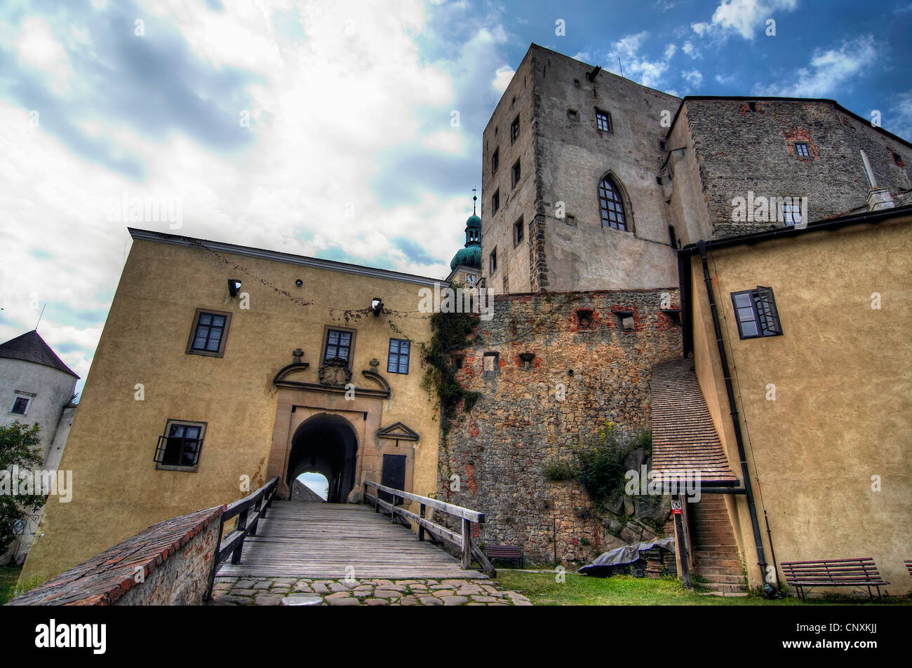 1200s castle hi-res stock photography and images - Alamy