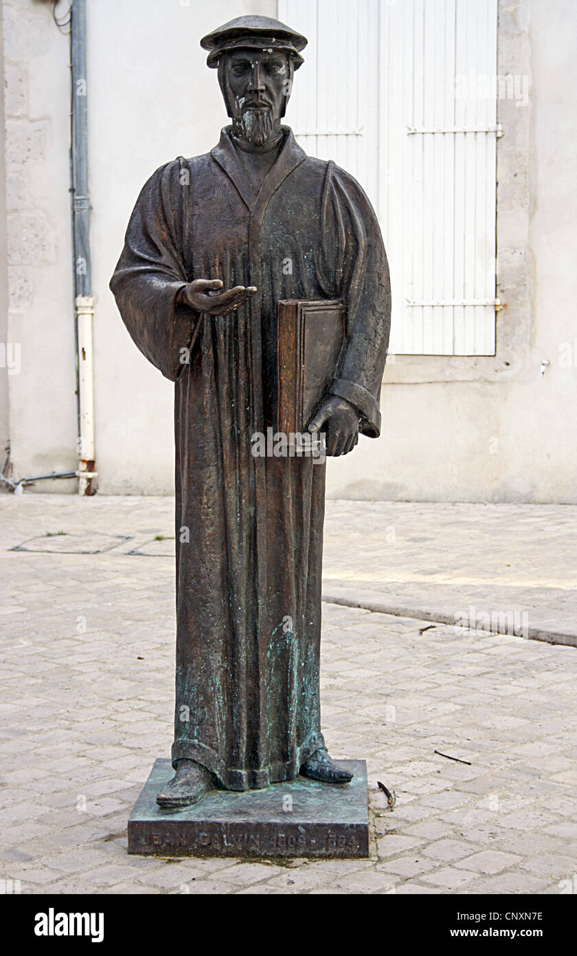 Statue of calvin hi-res stock photography and images - Alamy