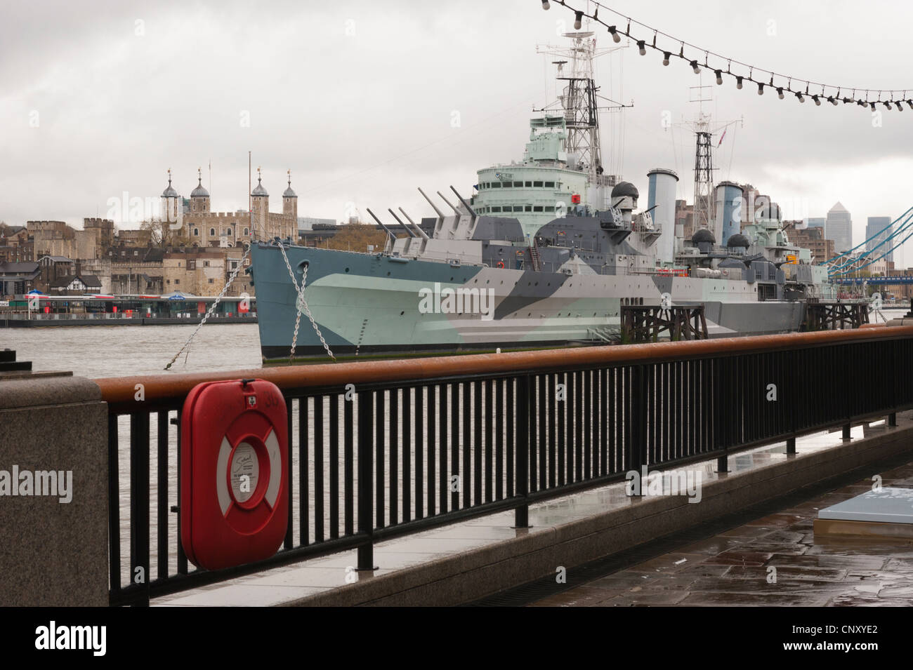 London Bridge , Southbank , HMS Belfast , second town class light ...