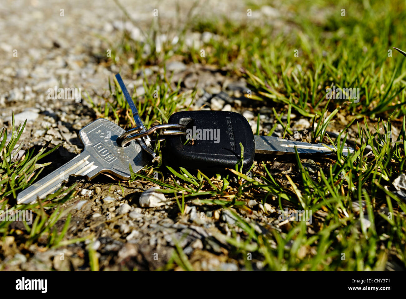 Keys on the ground hi-res stock photography and images - Alamy