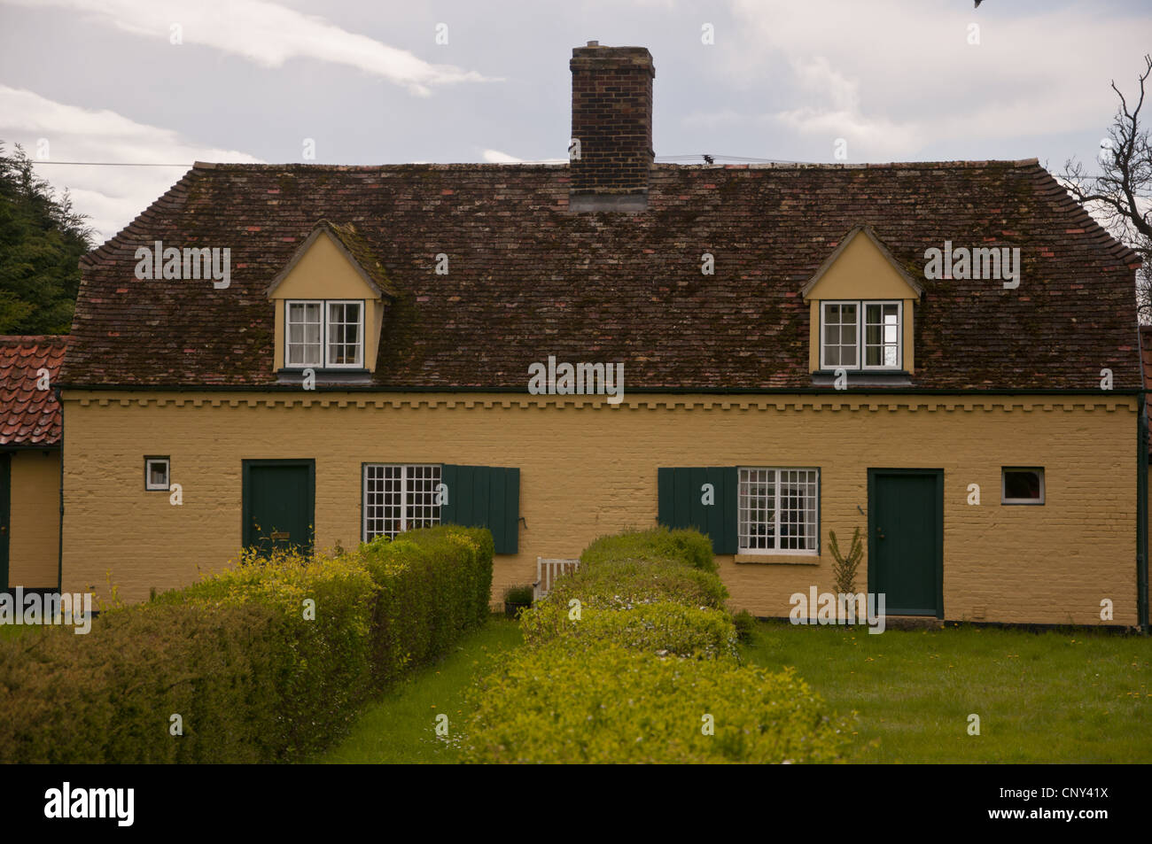Workers cottage hi-res stock photography and images - Alamy