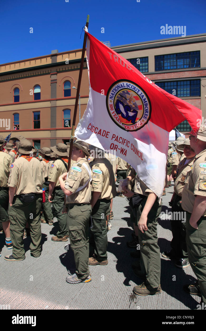 Scouts parade hi-res stock photography and images - Alamy
