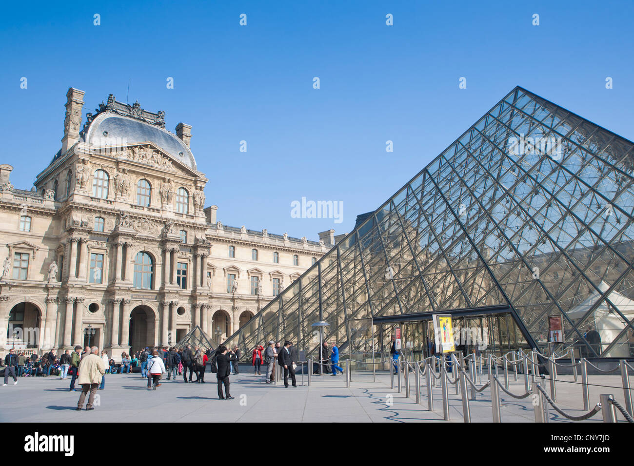 Glass Pyramid main entrance in the Louvre square Stock Photo - Alamy