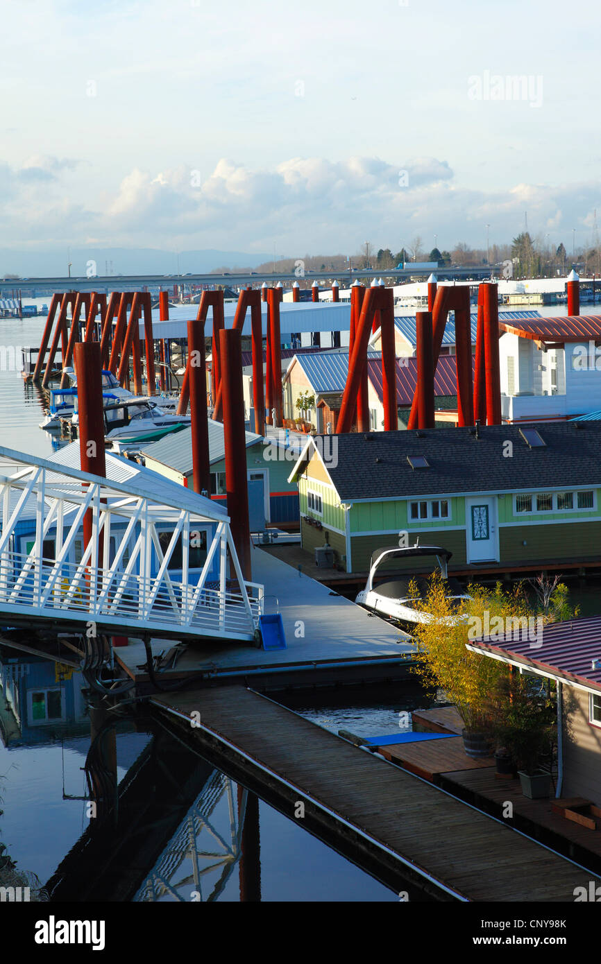 Residential living on the river Stock Photo - Alamy