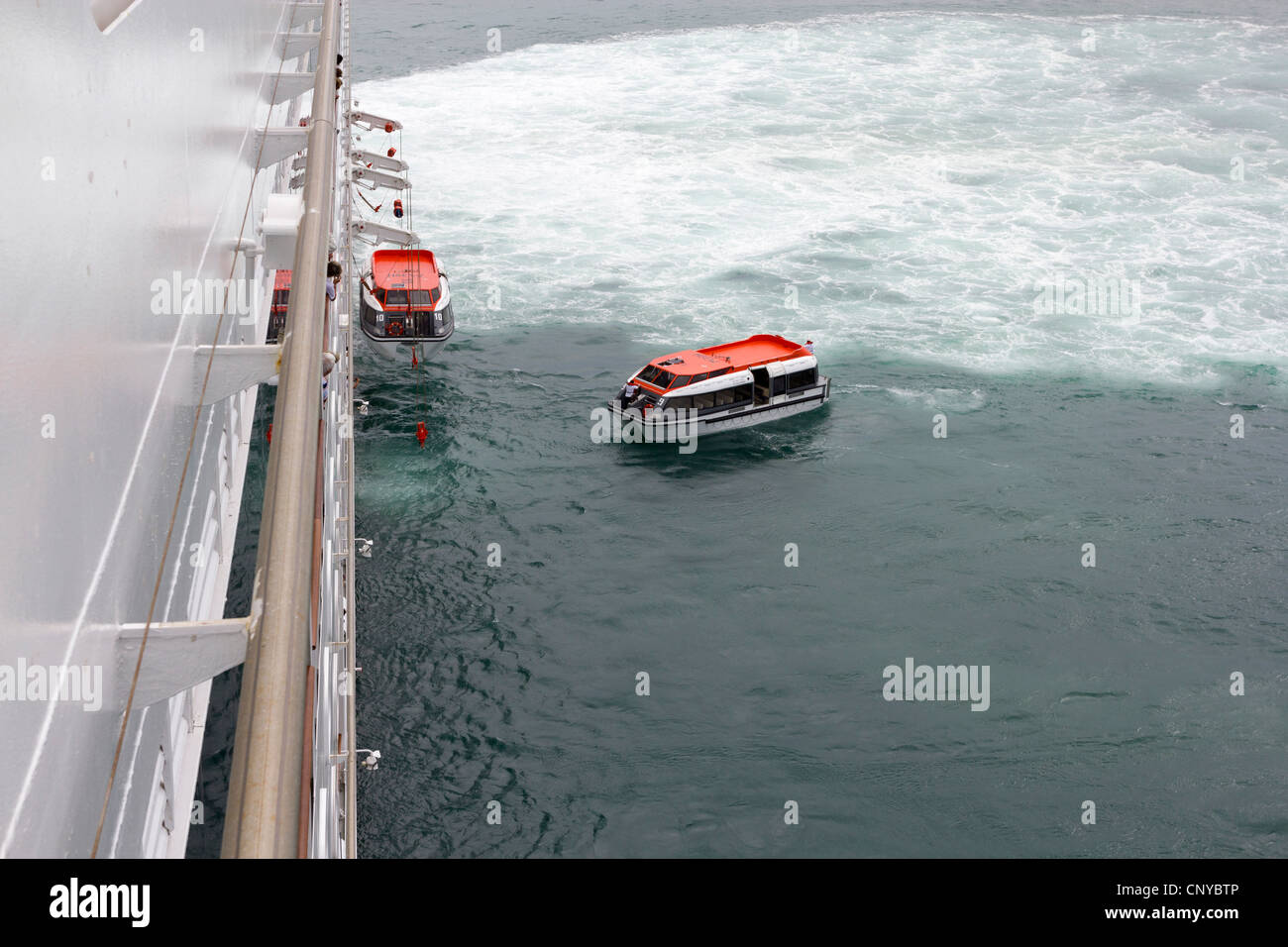 Lifeboat tenders hi-res stock photography and images - Alamy