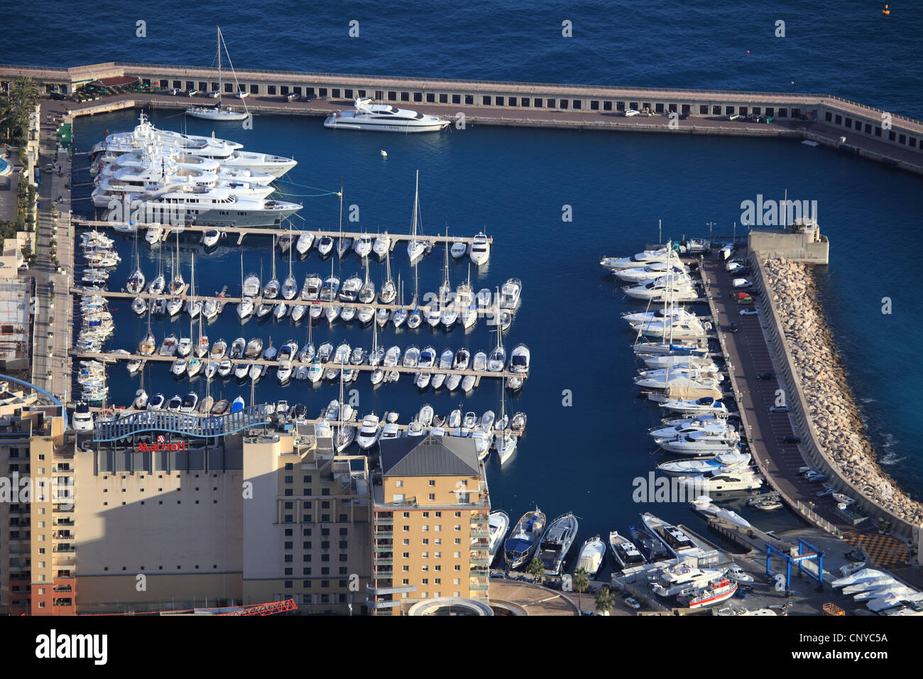 Harbor overview hi-res stock photography and images - Alamy