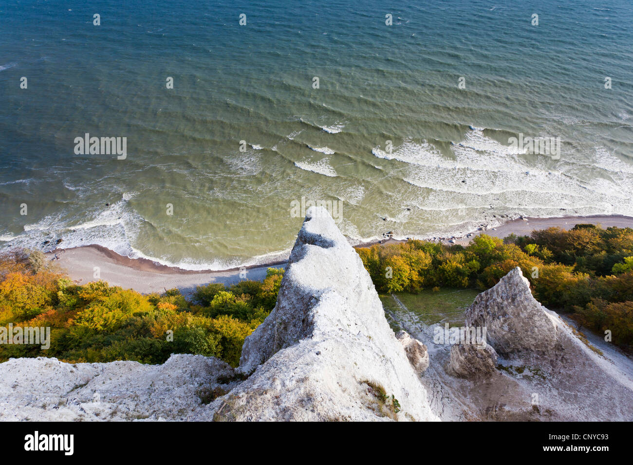 Looking down cliff hi-res stock photography and images - Alamy