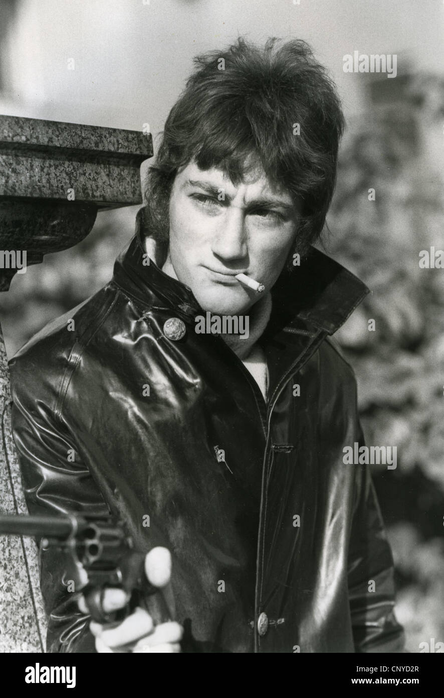 EPISODE SIX UK pop group with Roger Glover (bass guitar and vocals) in ...