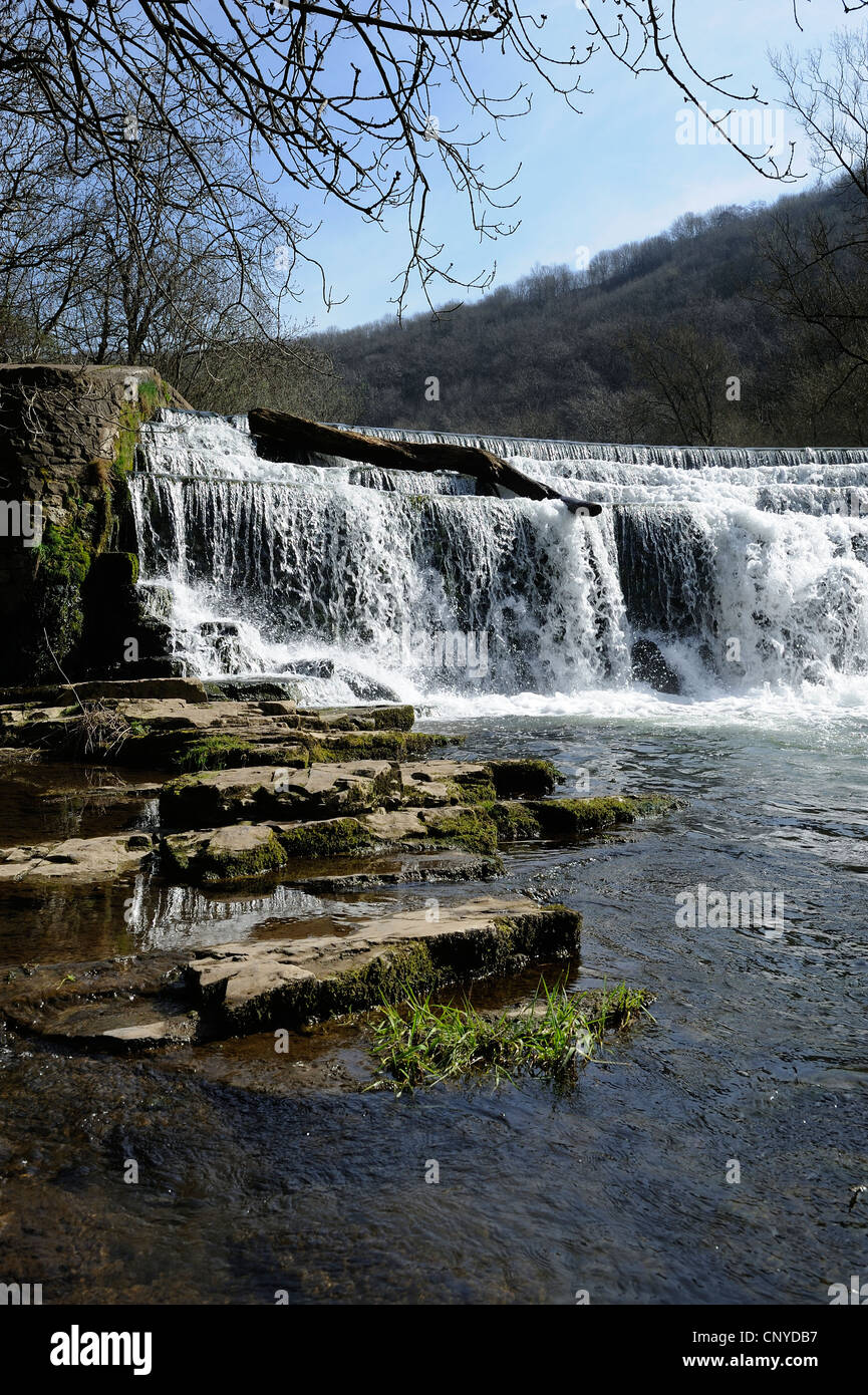 The weir on the river wye, a short walk from monsal head derbyshire ...
