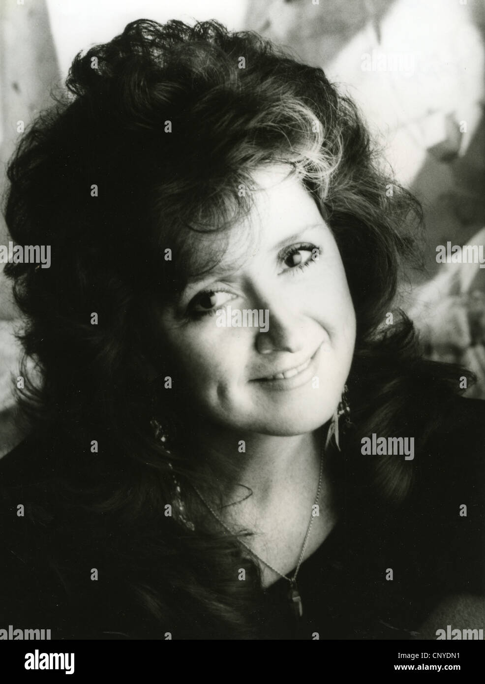BONNIE RAITT Promotional photo of US Blues musician Stock Photo - Alamy