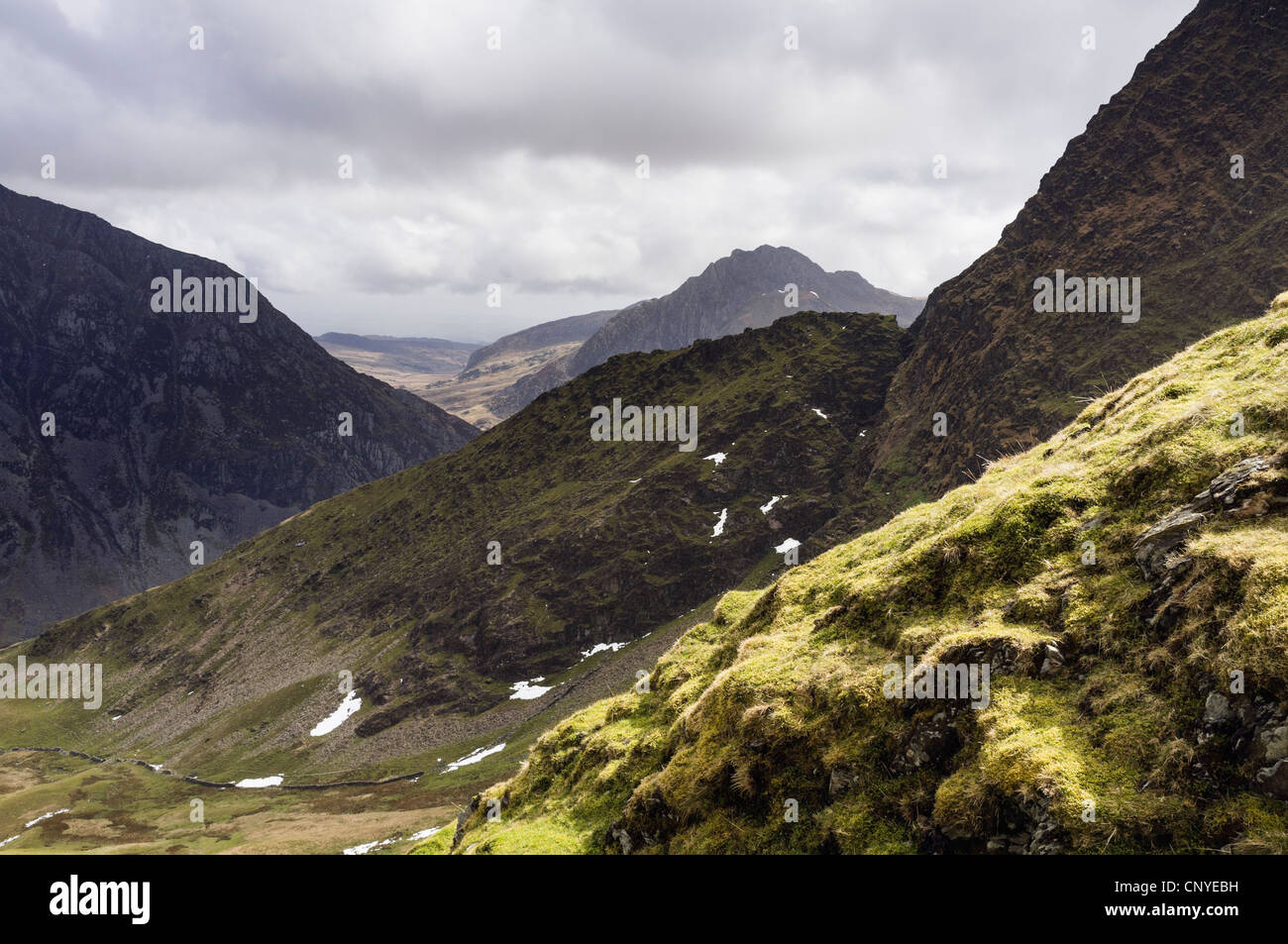 View to Tryfan beyond Yr Esgair ridge on Foel Goch from Bwlch y Brecan ...