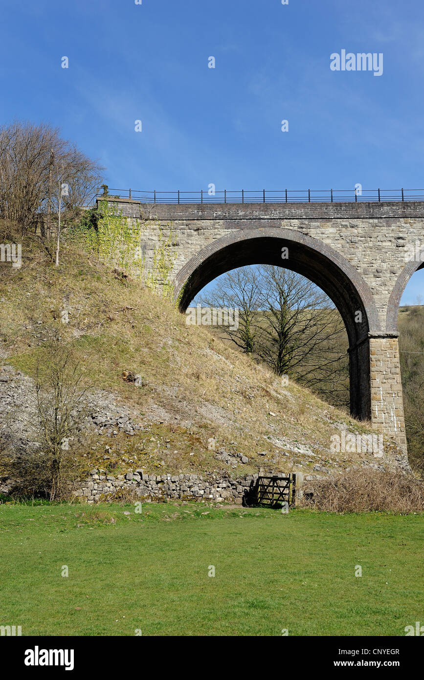 Headstone viaduct monsal head monsal hi-res stock photography and ...