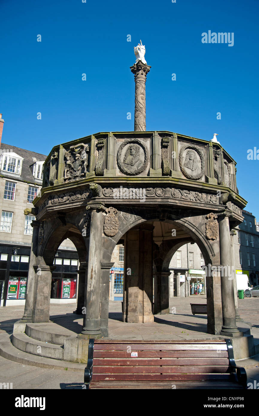 The Mercat cross at the bottom of Union Street, Castlegate, Aberdeen ...