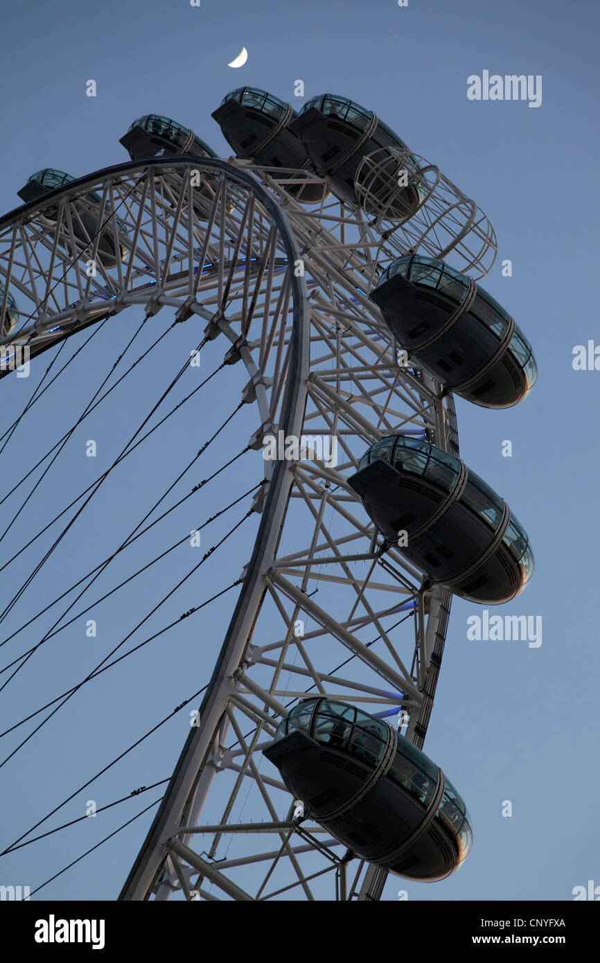 Waterloo london moon night hi-res stock photography and images - Alamy