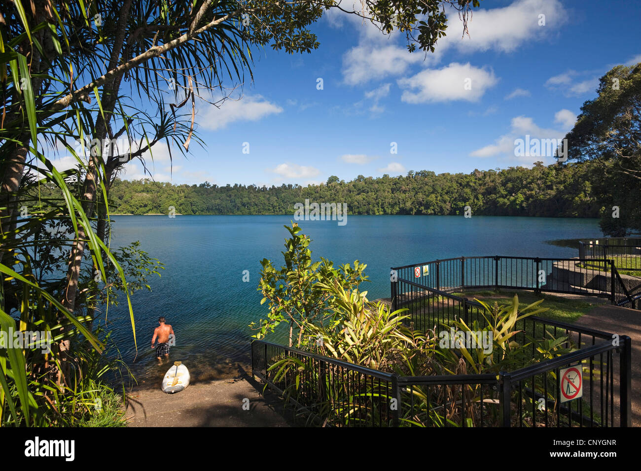 Lake Eacham, Australia, Queensland, Atherton Tablelands, Crater Lakes ...