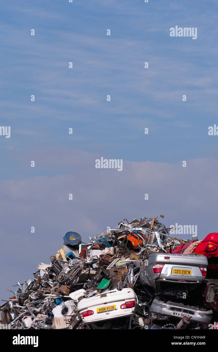 Car scrapyard, uk hi-res stock photography and images - Alamy