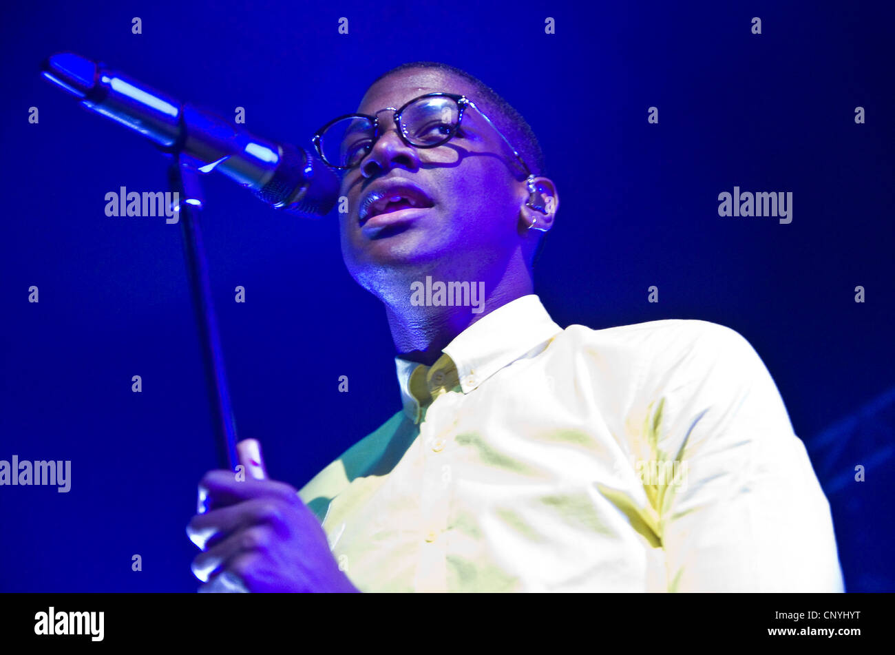 Labrinth (Timothy McKenzie) playing Oxford academy in 2012 Stock Photo ...