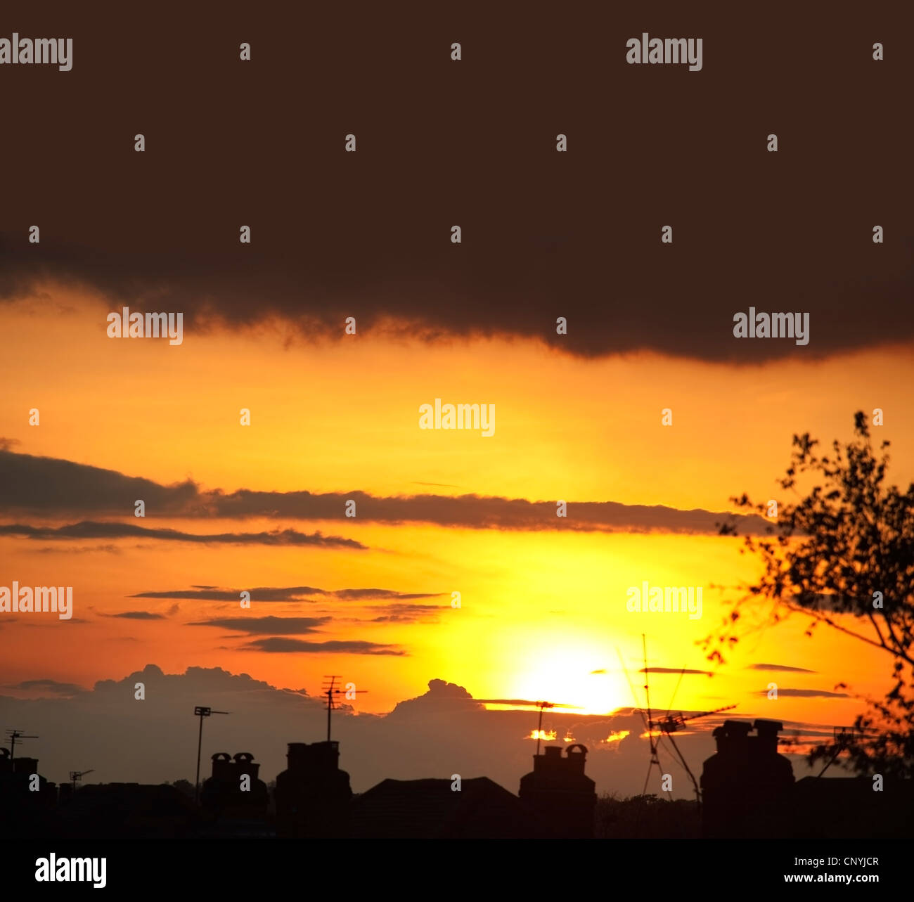 Dawn rooftops silhouette hi-res stock photography and images - Alamy