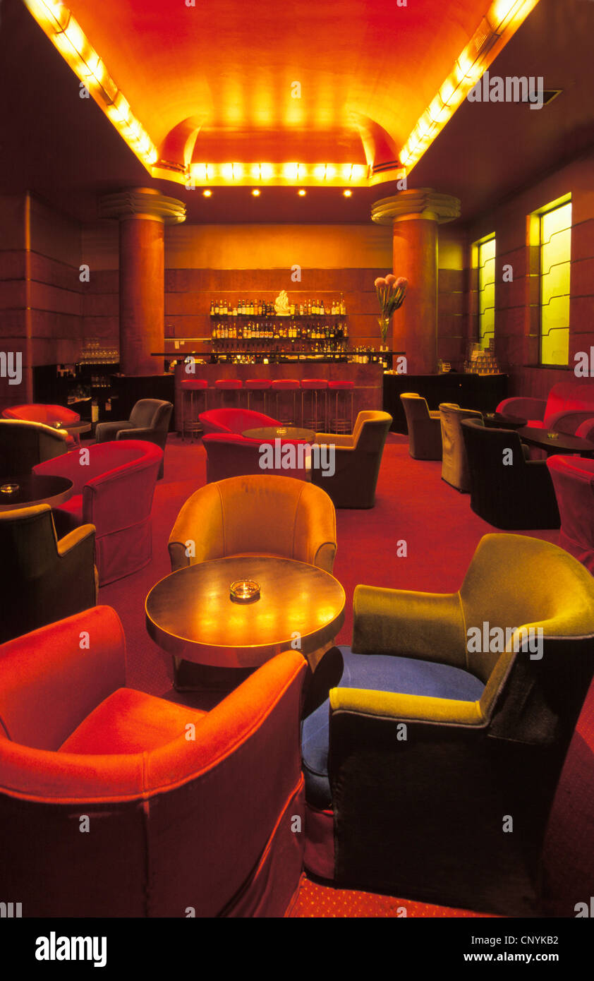 Interior of lounge bar Stock Photo - Alamy