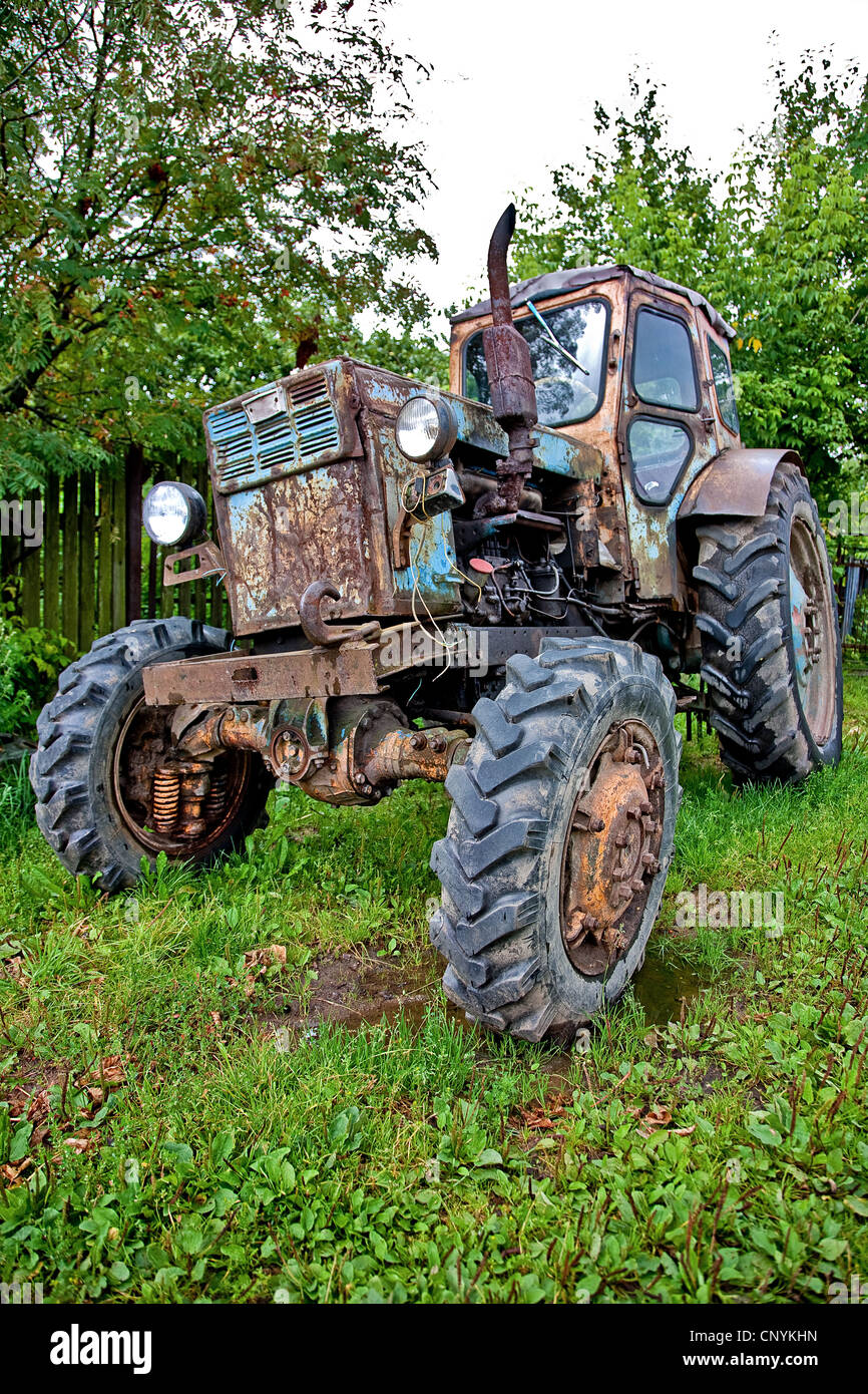 Tractor and decay hi-res stock photography and images - Alamy