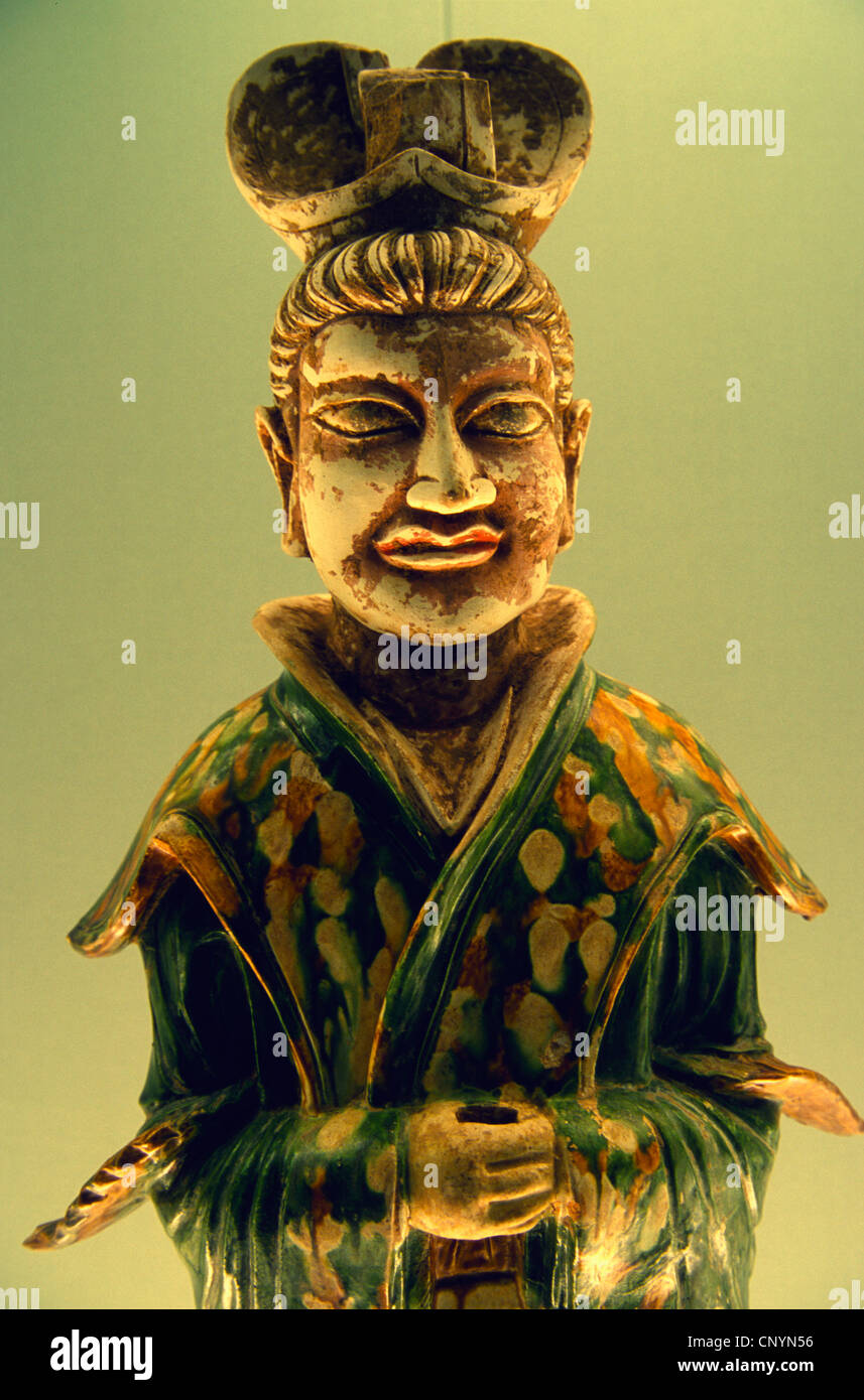 China shanghai museum statue hi-res stock photography and images - Alamy