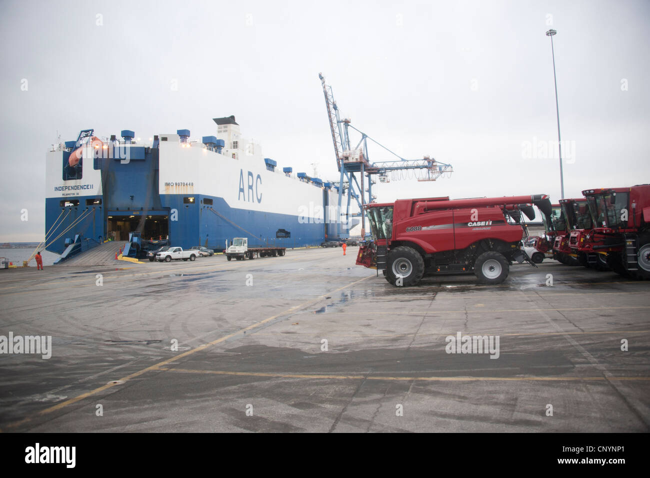 Dock labor hi-res stock photography and images - Alamy