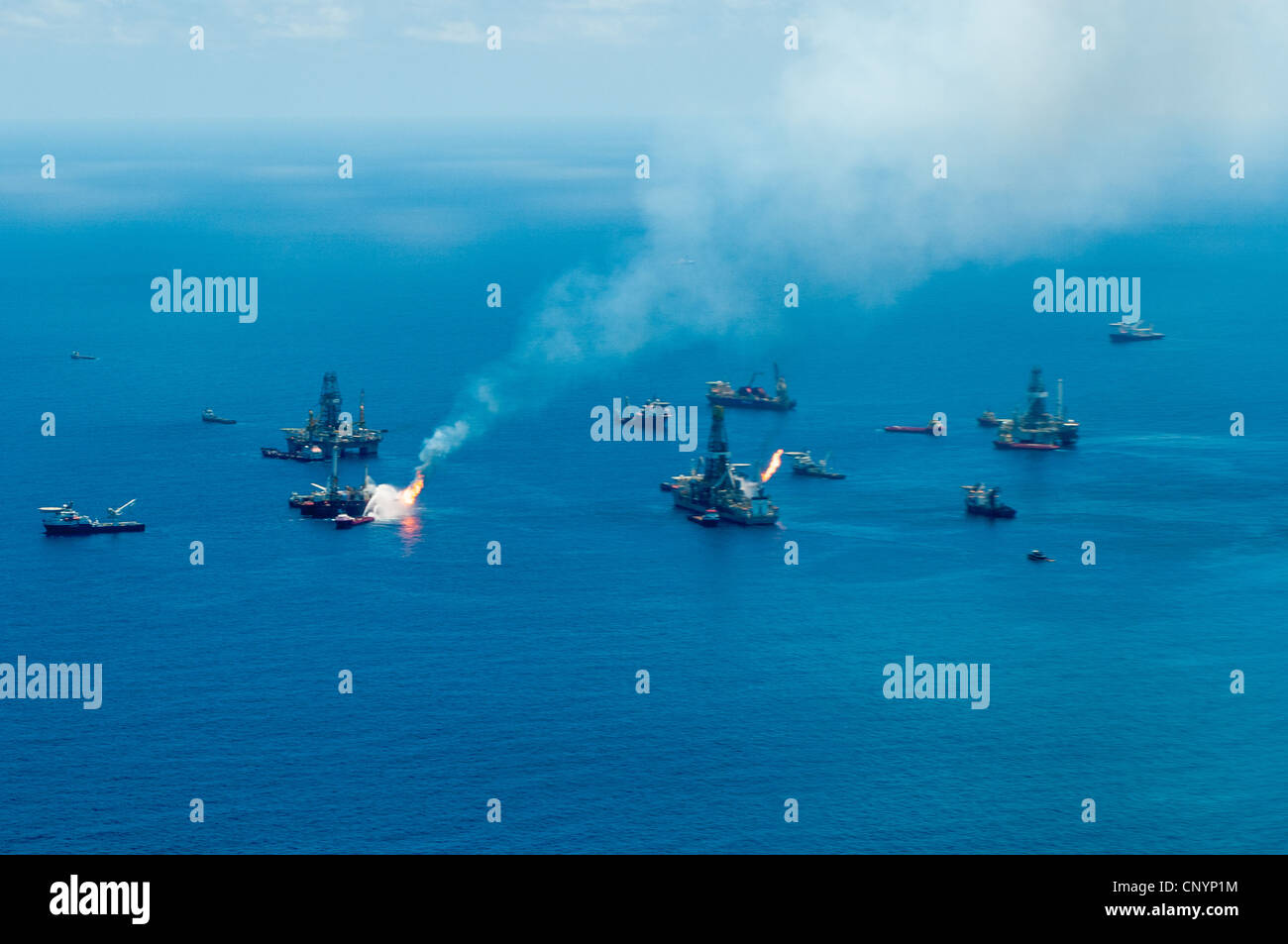 Deepwater horizon rig, burning, hi-res stock photography and images - Alamy