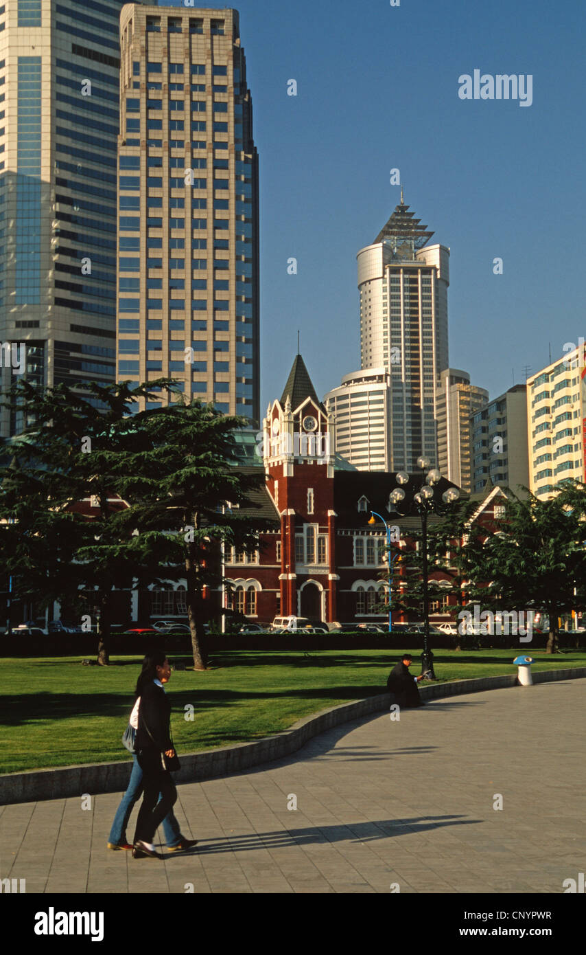 Dalian buildings hi-res stock photography and images - Alamy