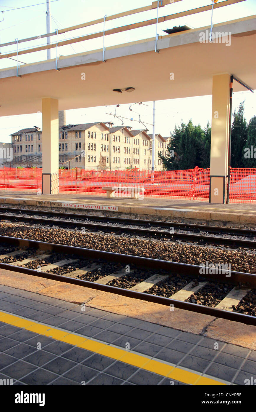 Train station italy hi-res stock photography and images - Alamy