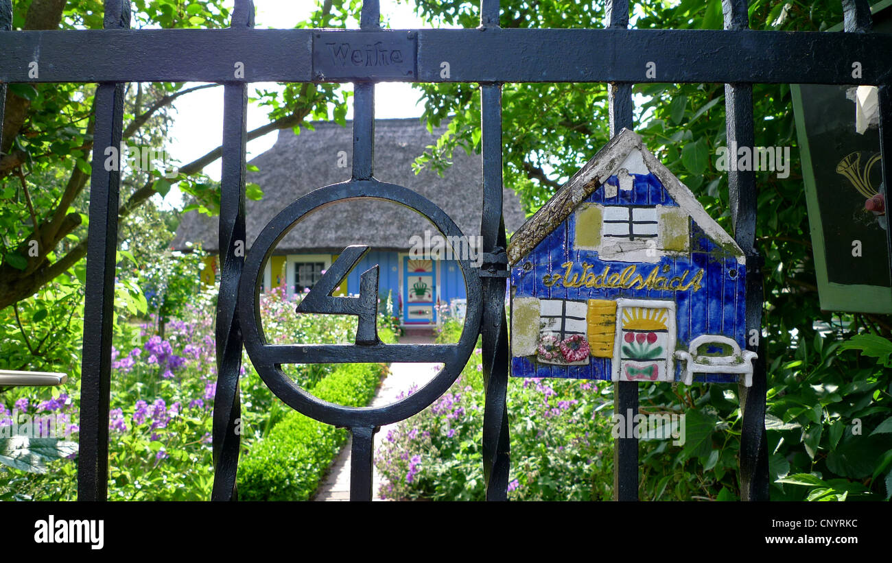 Gate numbers hi-res stock photography and images - Alamy