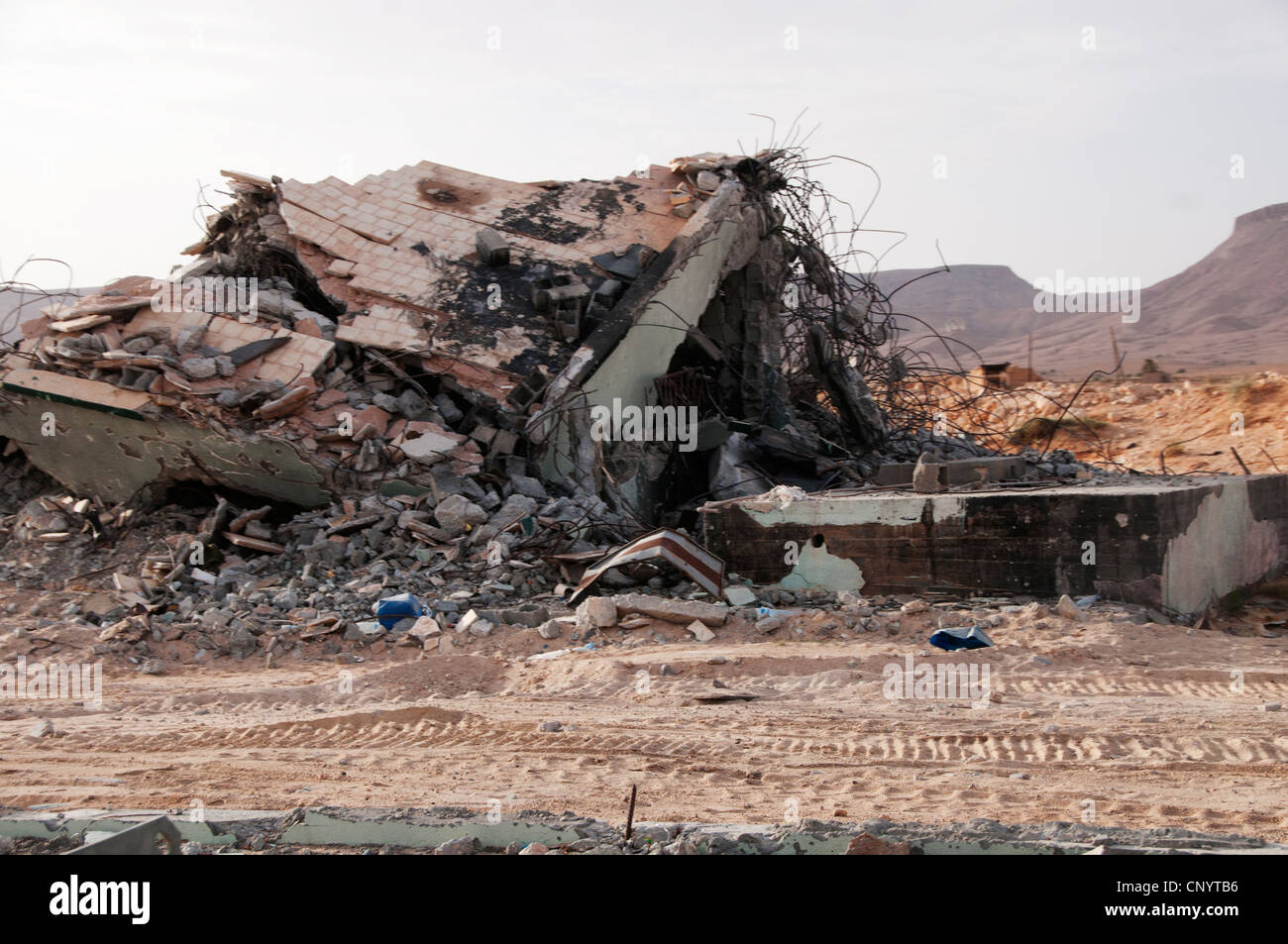 Bomb damage hi-res stock photography and images - Alamy