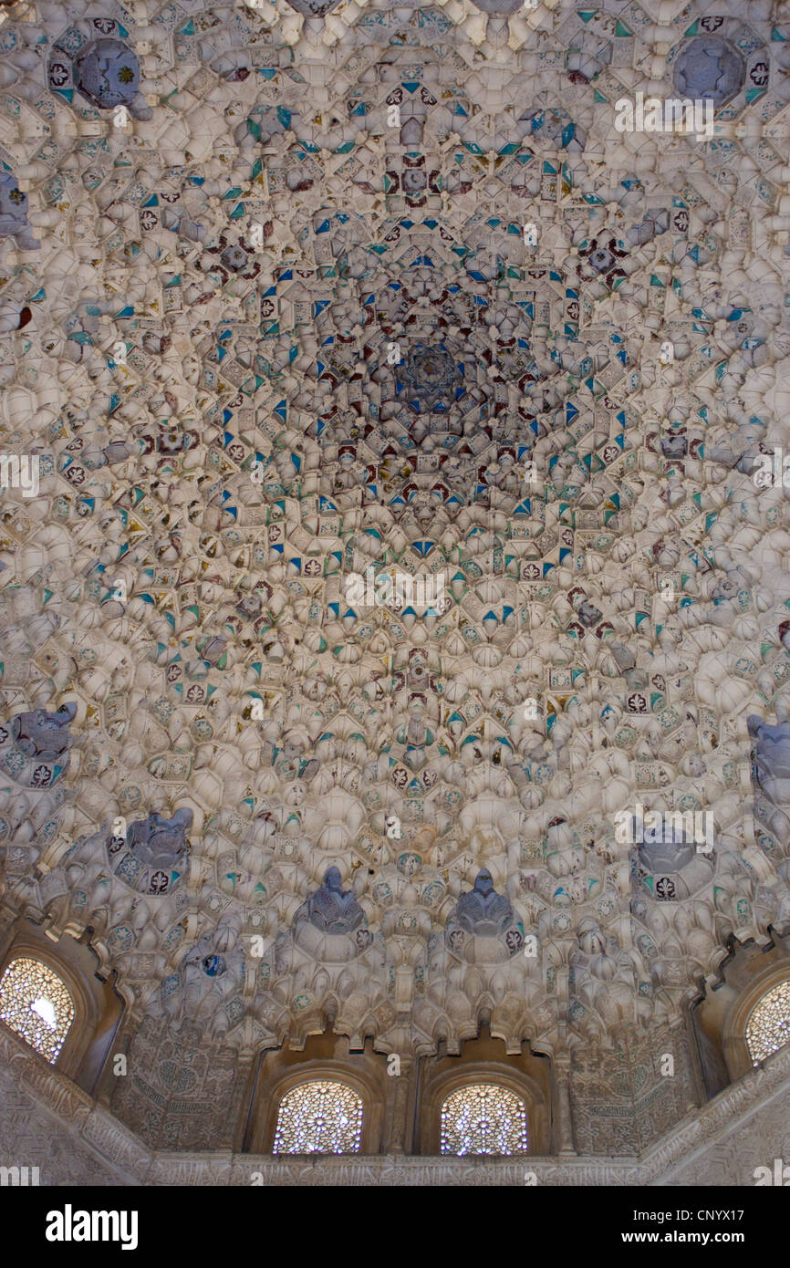 Granada alhambra ceiling hi-res stock photography and images - Alamy
