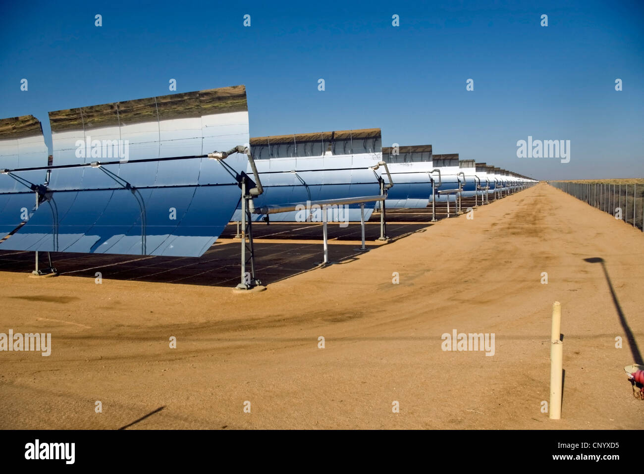 A row of solar mirrors in the Mojave Desert Stock Photo - Alamy