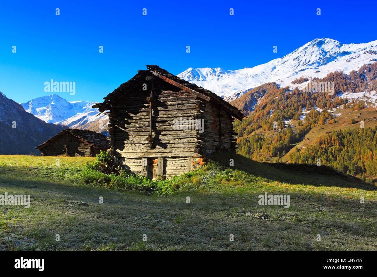Log cabins in the alps hi-res stock photography and images - Alamy