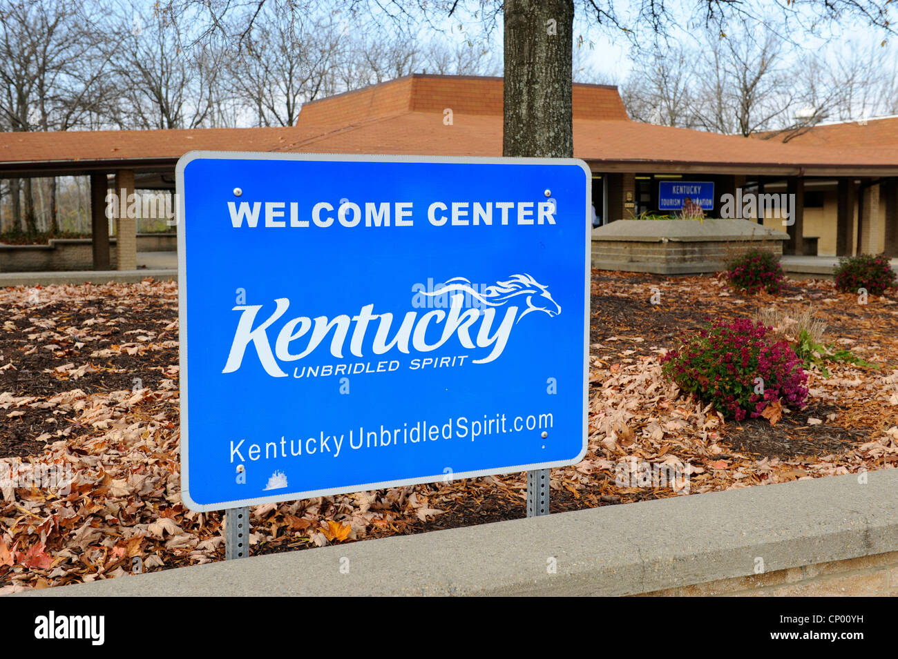 Welcome kentucky road sign hi-res stock photography and images - Alamy