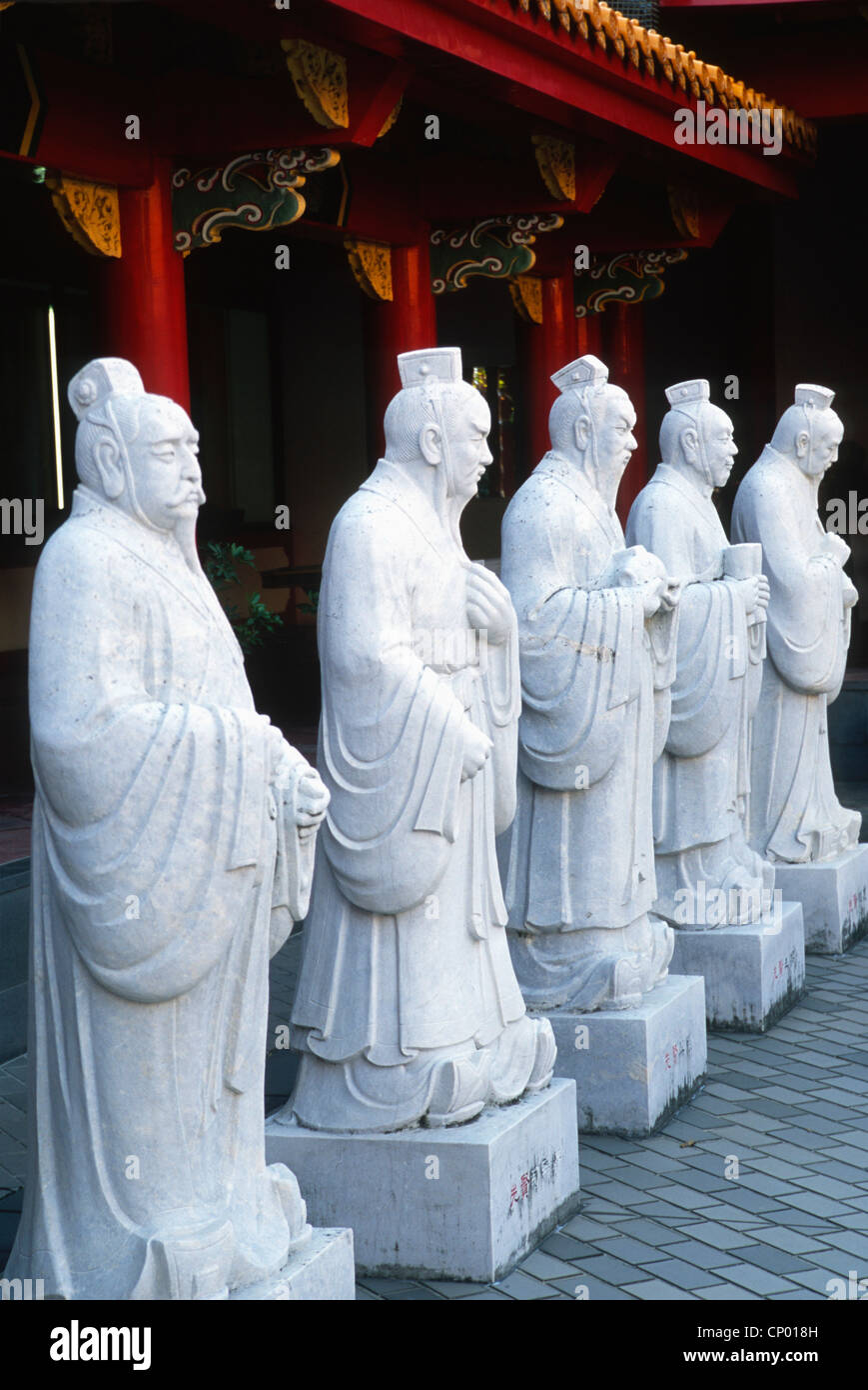 Japan, Kyushu, Nagasaki, Confucian Shrine, Chinese monument, statues ...