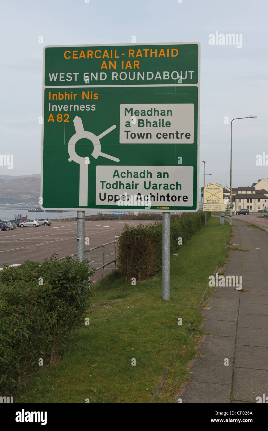 Bilingual road sign Fort William Scotland March 2012 Stock Photo - Alamy