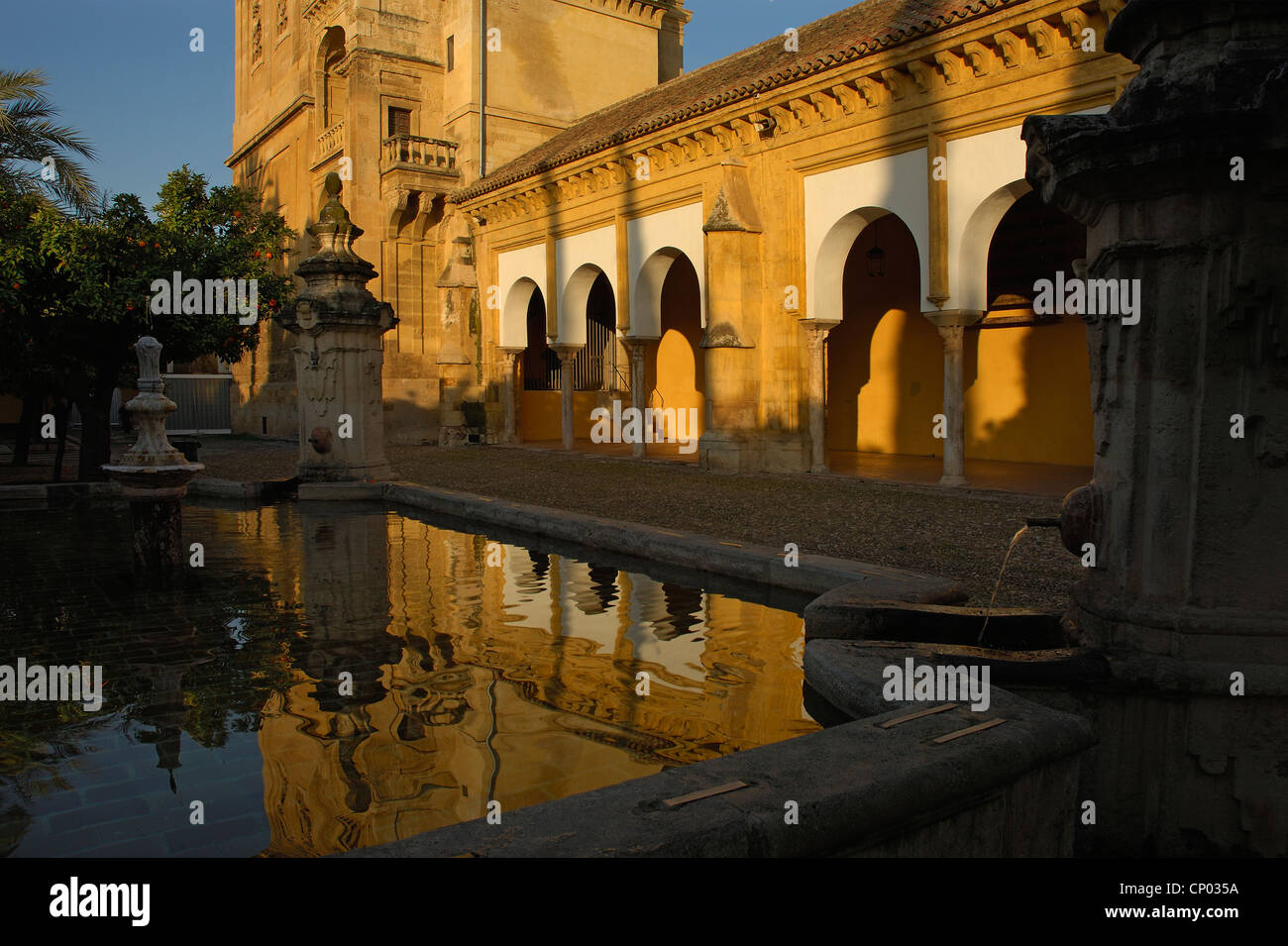 Mosque water tank hi-res stock photography and images - Alamy