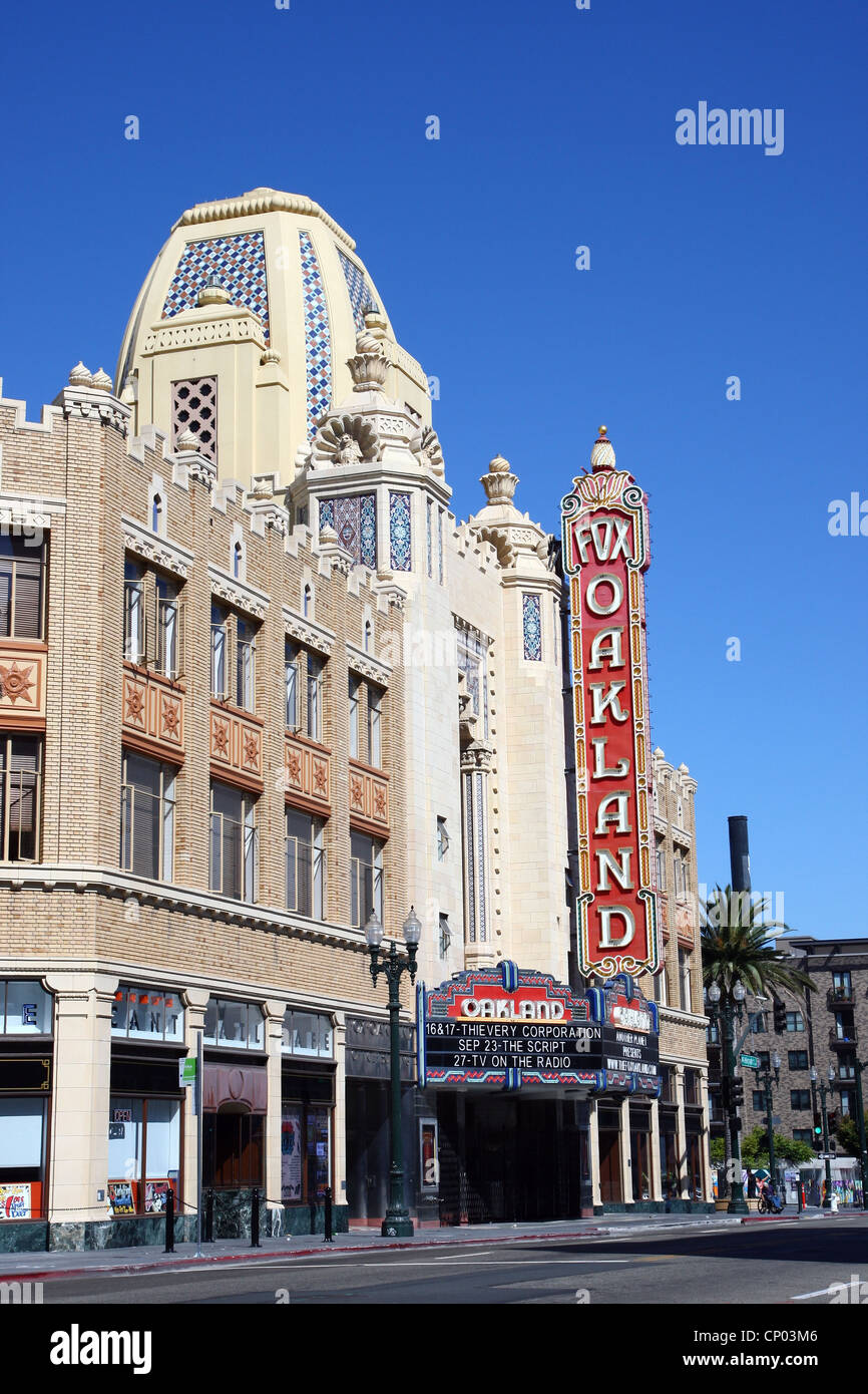 Fox theatre sign hi-res stock photography and images - Alamy