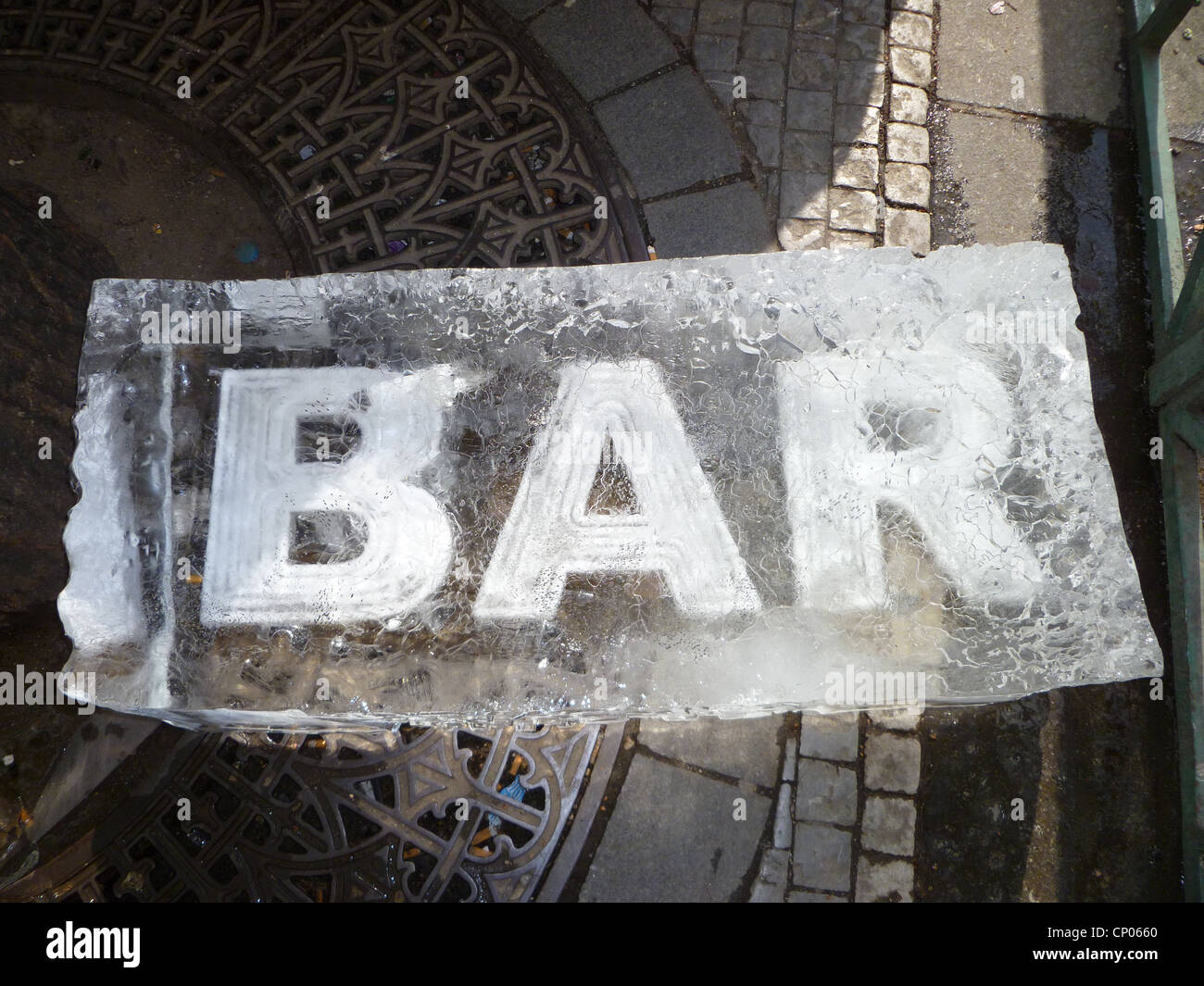 Ice bar hi-res stock photography and images - Alamy