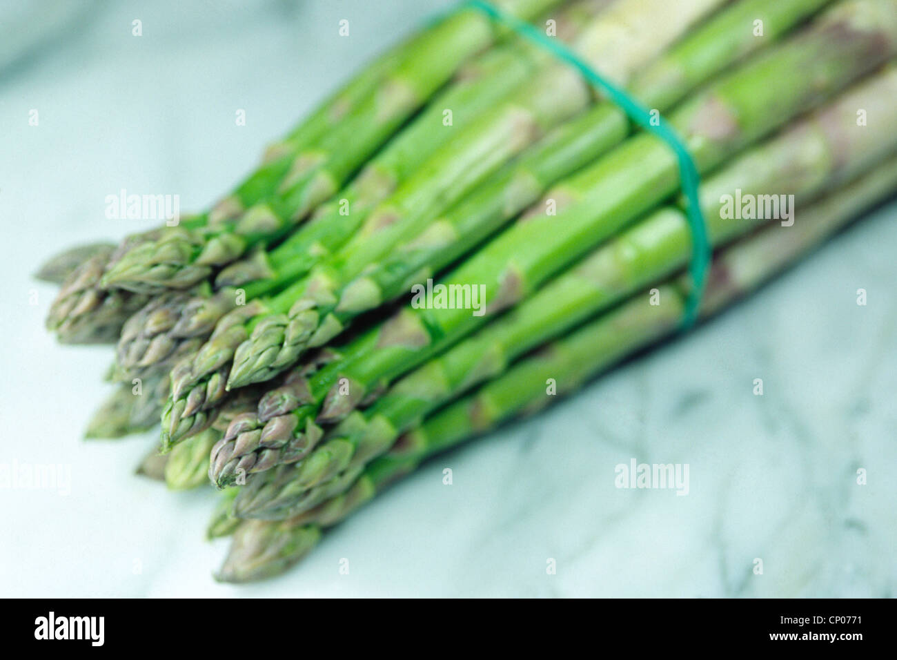 Bundle of Asparagus Close up Stock Photo - Alamy